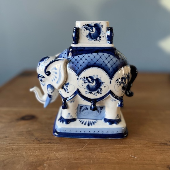 Accents | Vtg Gzhel Elephant Tea Caddy | Poshmark
